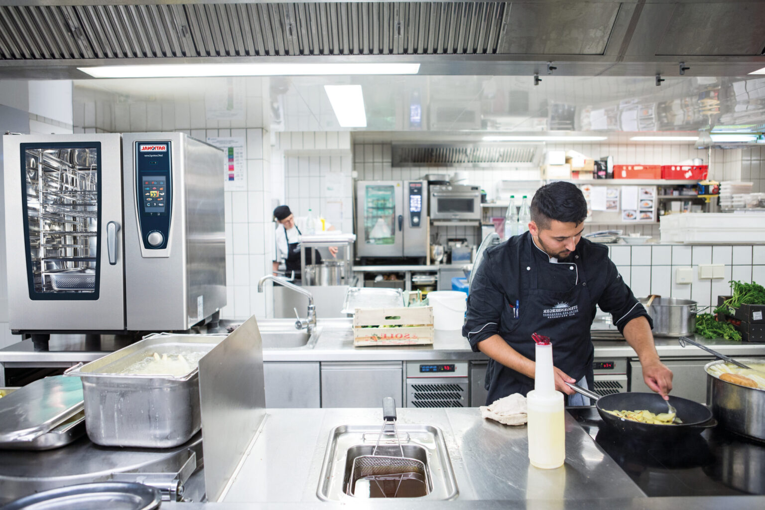 The Benefits of Using a Combi Oven in Your Restaurant • Avanti ...